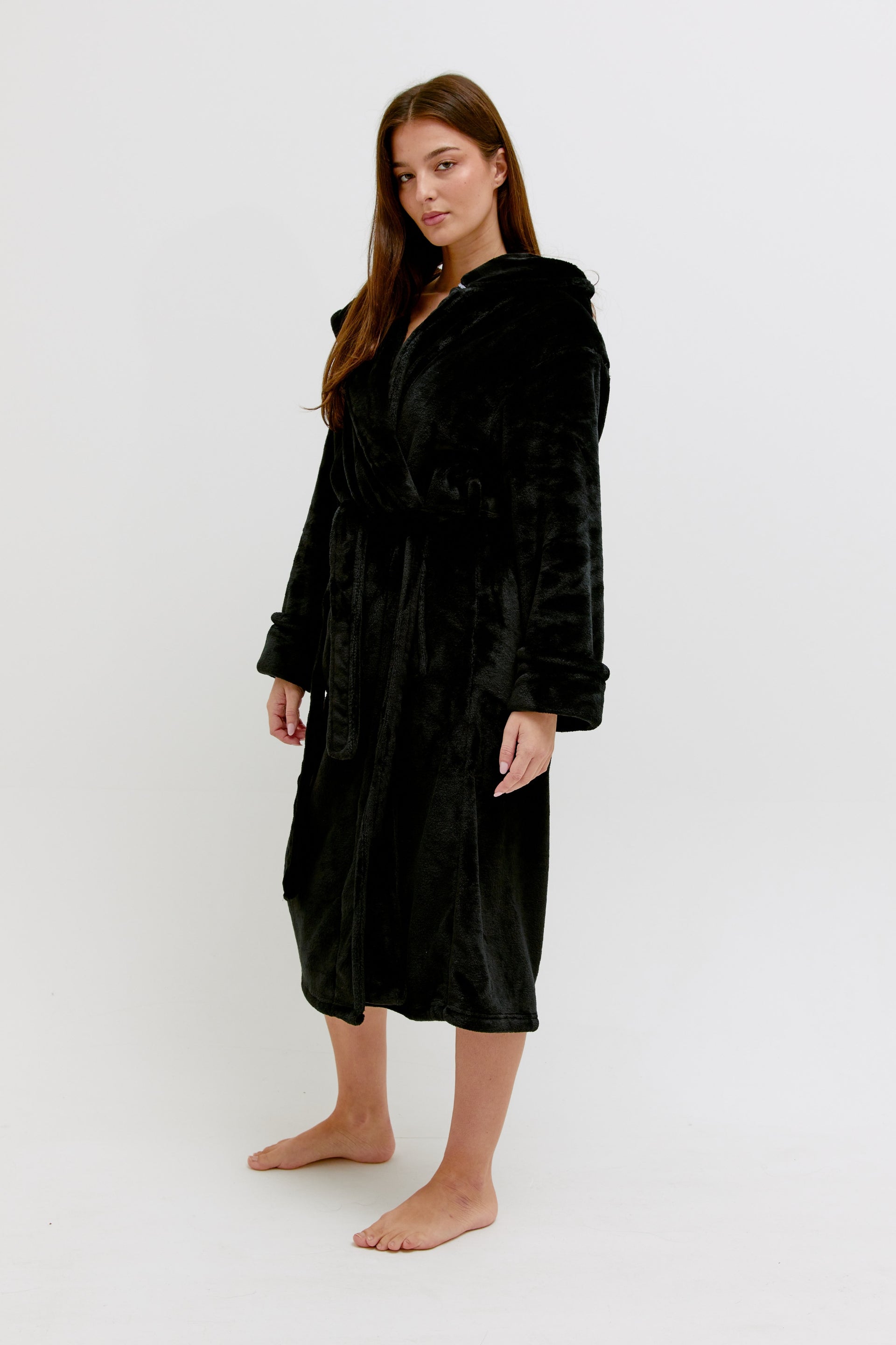 CMFRT Fluffy Robe With Clip Button - Blake – CLOMANÁ Beauty